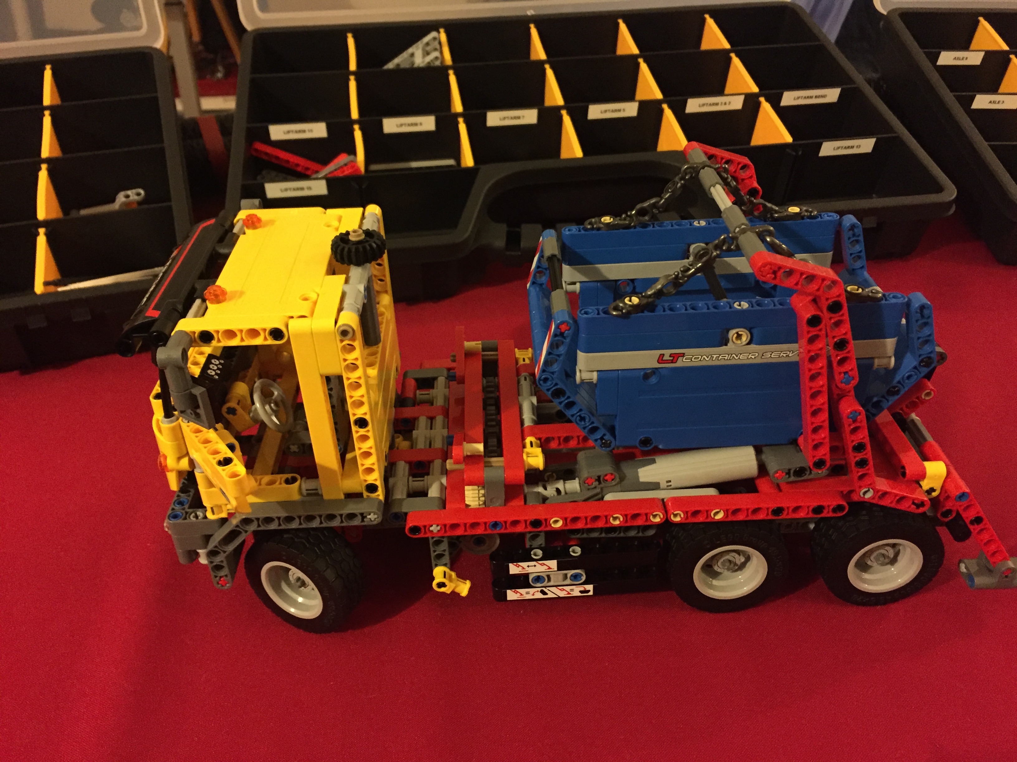 Lego Technic 42024 Container Truck | Hiperbock
